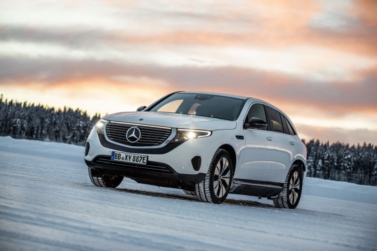 La Mercedes ECQ: un SUV elettrico che si ricarica velocemente e coccola ...